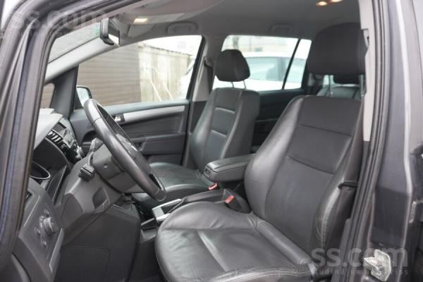 Opel Zafira 2010 in Riga, with an engine capacity of 2.20 L and mileage of 210 thousand km for 5490 €, photo 5 on AUTOMOTO.COM.LV