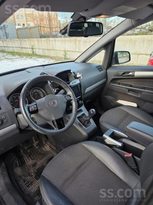 Opel Zafira 2010 in Riga, with an engine capacity of 1.70 L and mileage of 249 thousand km for 2500 €, photo 5 on AUTOMOTO.COM.LV
