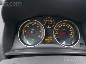 Opel Zafira 2010 in Riga, with an engine capacity of 1.70 L and mileage of 249 thousand km for 2500 €, photo 7 on AUTOMOTO.COM.LV