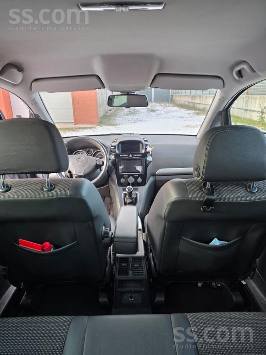 Opel Zafira 2010 in Riga, with an engine capacity of 1.70 L and mileage of 249 thousand km for 2500 €, photo 10 on AUTOMOTO.COM.LV