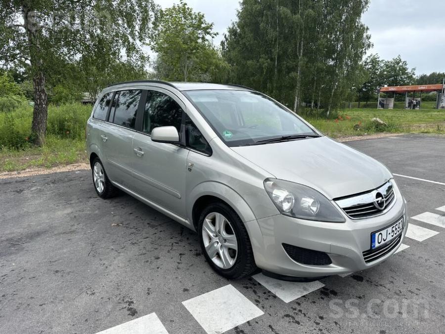 Opel Zafira 2010 in Jelgava, with an engine capacity of 1.90 L and mileage of 286 thousand km for 3650 €, photo 4 on AUTOMOTO.COM.LV