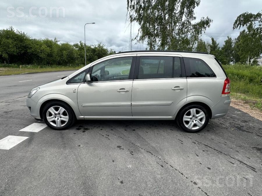 Opel Zafira 2010 in Jelgava, with an engine capacity of 1.90 L and mileage of 286 thousand km for 3650 €, photo 9 on AUTOMOTO.COM.LV