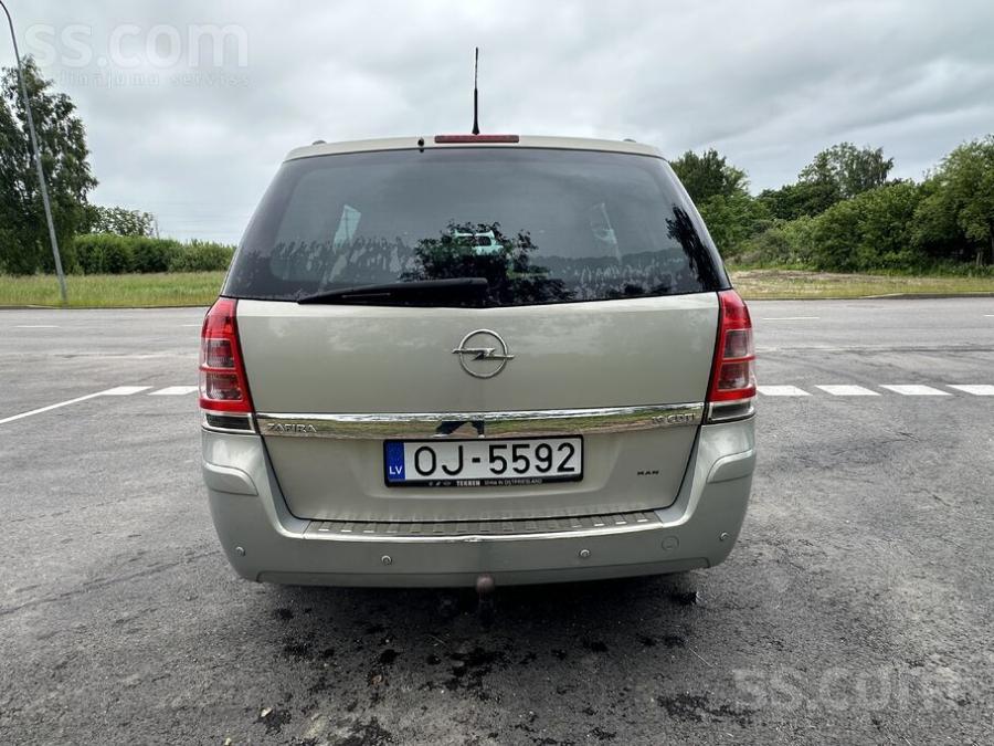 Opel Zafira 2010 in Jelgava, with an engine capacity of 1.90 L and mileage of 286 thousand km for 3650 €, photo 10 on AUTOMOTO.COM.LV