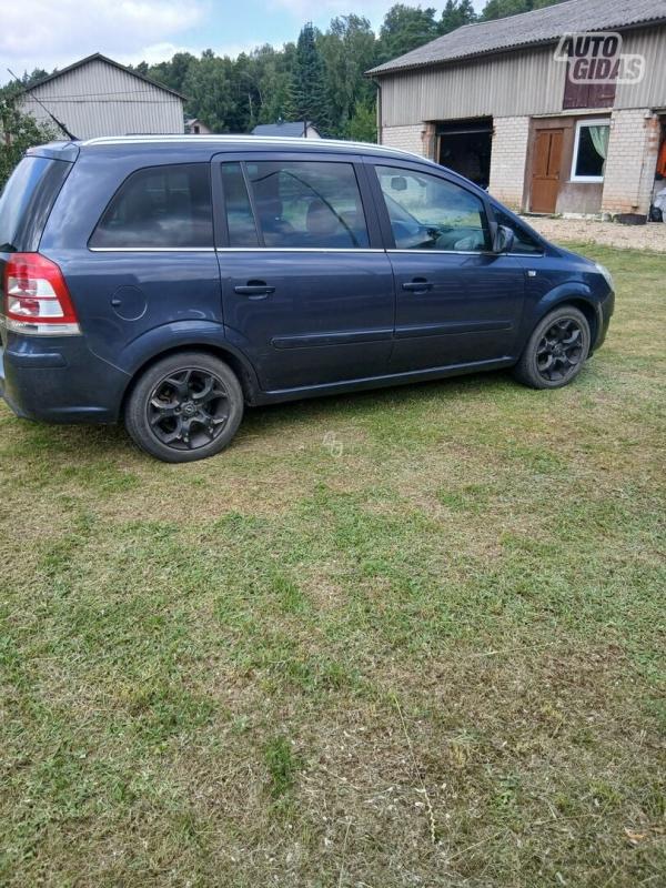 Opel Zafira 2010 Panevēža, ar dzinēja tilpumu 1.90 L un nobraukumu 283 tūkst. km par 2250 €, foto 5 vietnē AUTOMOTO.COM.LV