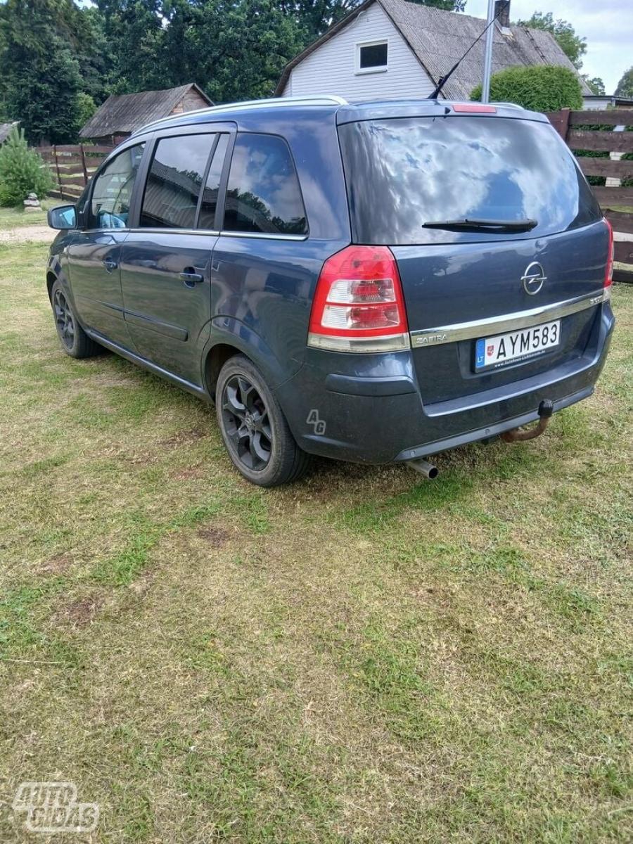 Opel Zafira 2010 Panevēža, ar dzinēja tilpumu 1.90 L un nobraukumu 283 tūkst. km par 2250 €, foto 14 vietnē AUTOMOTO.COM.LV