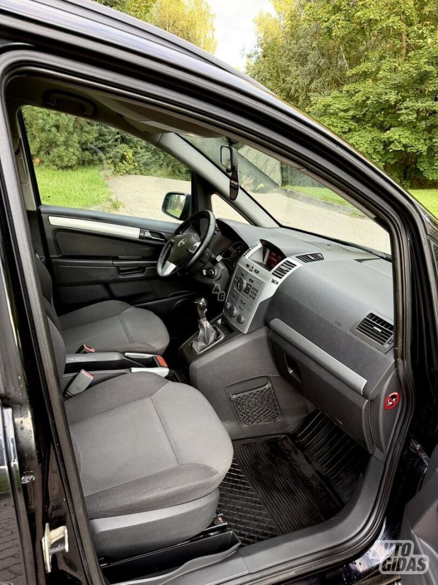 Opel Zafira 2010 Viļņa, ar dzinēja tilpumu 1.90 L un nobraukumu 285 tūkst. km par 1900 €, foto 8 vietnē AUTOMOTO.COM.LV