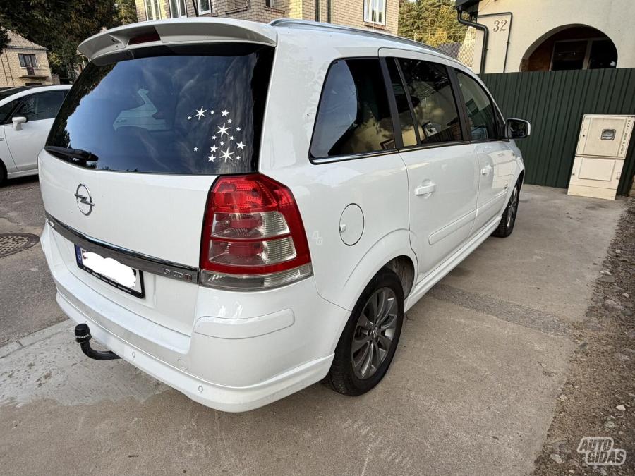 Opel Zafira 2010 in Vilnius, with an engine capacity of 1.90 L and mileage of 266 thousand km for 2450 €, photo 4 on AUTOMOTO.COM.LV