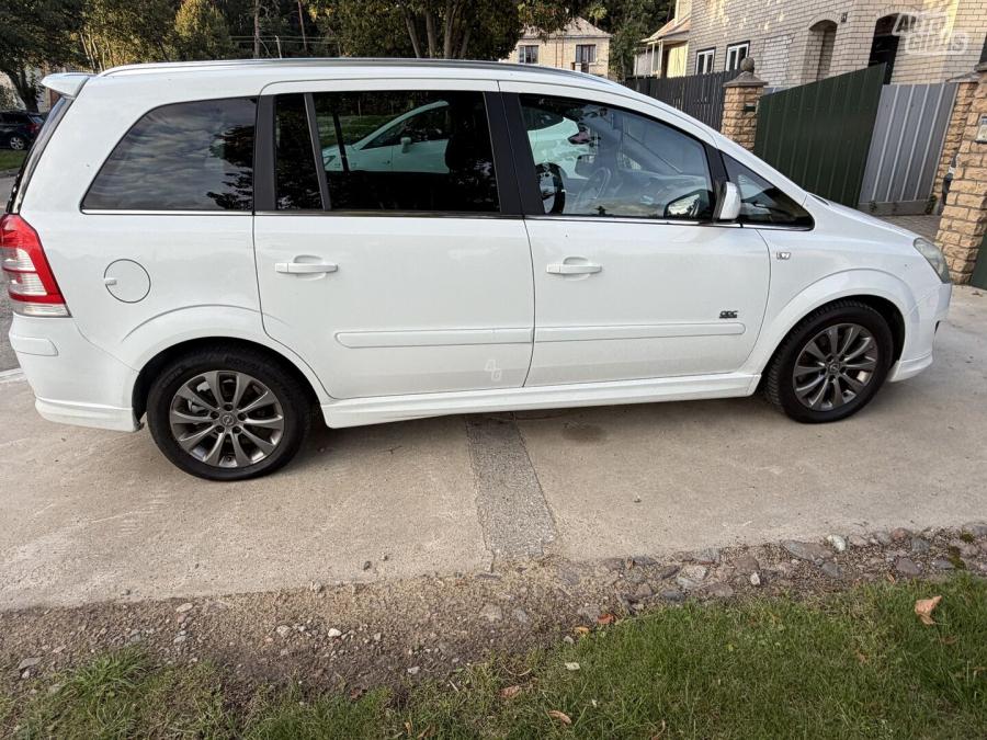 Opel Zafira 2010 in Vilnius, with an engine capacity of 1.90 L and mileage of 266 thousand km for 2450 €, photo 5 on AUTOMOTO.COM.LV