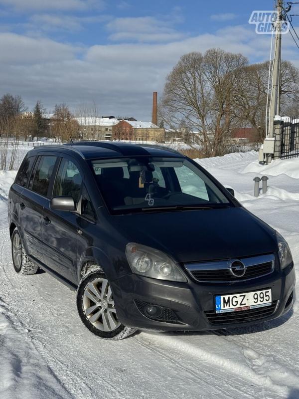 Opel Zafira 2011 in Siauliai, with an engine capacity of 1.70 L and mileage of 360 thousand km for 2050 €, photo 2 on AUTOMOTO.COM.LV