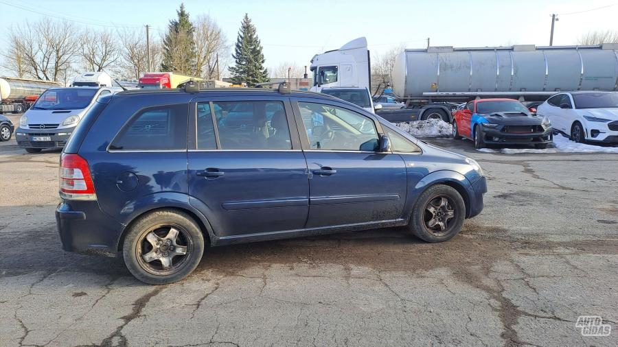 Opel Zafira 2011 in Vilnius, with an engine capacity of 1.70 L and mileage of 218 thousand km for 2950 €, photo 6 on AUTOMOTO.COM.LV