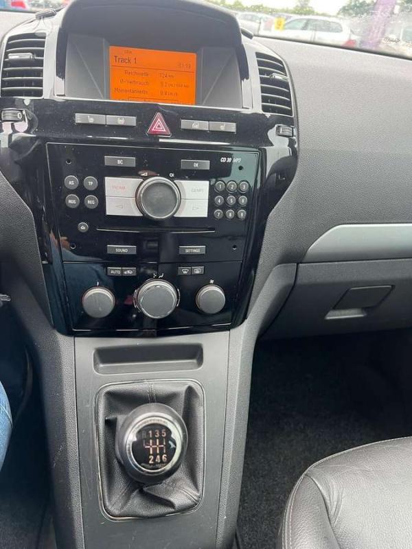 Opel Zafira 2011 Marijampole, ar dzinēja tilpumu 1.69 L un nobraukumu 265 tūkst. km par 2100 €, foto 7 vietnē AUTOMOTO.COM.LV