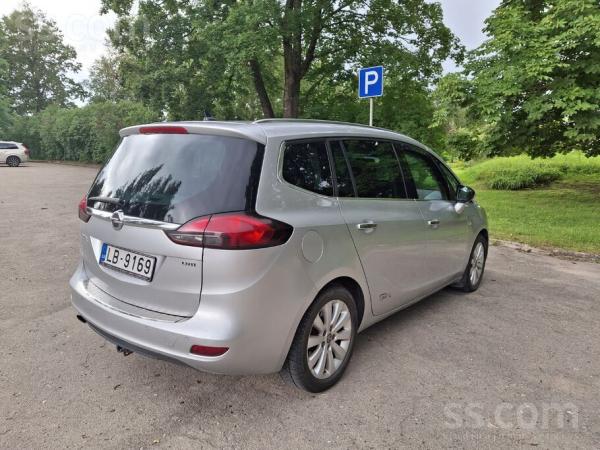 Opel Zafira 2012 in Riga, with an engine capacity of 1.90 L and mileage of 245 thousand km for 4600 €, photo 3 on AUTOMOTO.COM.LV