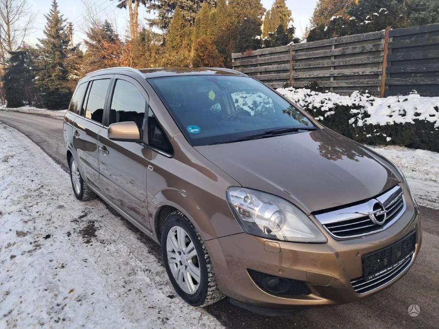 Opel Zafira 2012 in Marijampole, with an engine capacity of 1.70 L and mileage of 197 thousand km for 3499 €, photo 4 on AUTOMOTO.COM.LV