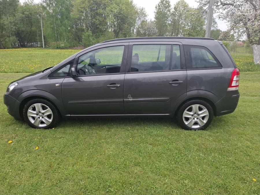 Opel Zafira 2012 in Vilnius, with an engine capacity of 1.70 L and mileage of 310 thousand km for 2400 €, photo 7 on AUTOMOTO.COM.LV