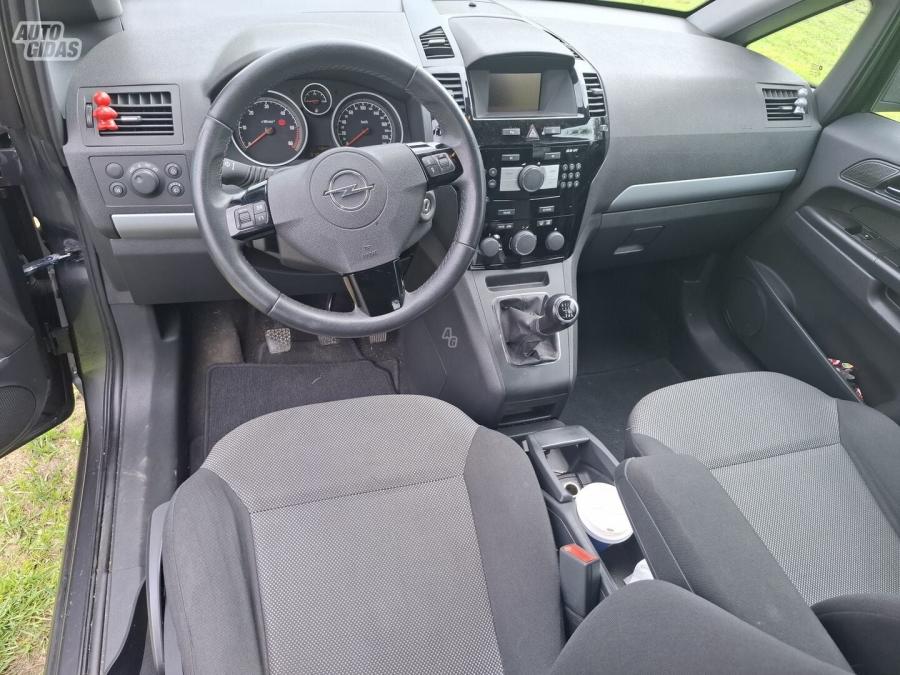 Opel Zafira 2012 in Vilnius, with an engine capacity of 1.70 L and mileage of 310 thousand km for 2400 €, photo 16 on AUTOMOTO.COM.LV