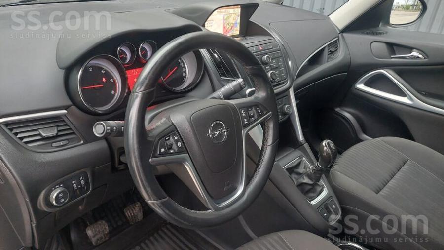 Opel Zafira 2012 Rīga, ar dzinēja tilpumu 2.00 L un nobraukumu 336 tūkst. km par 3990 €, foto 4 vietnē AUTOMOTO.COM.LV