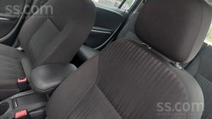 Opel Zafira 2012 Rīga, ar dzinēja tilpumu 2.00 L un nobraukumu 336 tūkst. km par 3990 €, foto 5 vietnē AUTOMOTO.COM.LV
