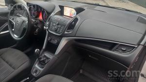 Opel Zafira 2012 Rīga, ar dzinēja tilpumu 2.00 L un nobraukumu 336 tūkst. km par 3990 €, foto 16 vietnē AUTOMOTO.COM.LV