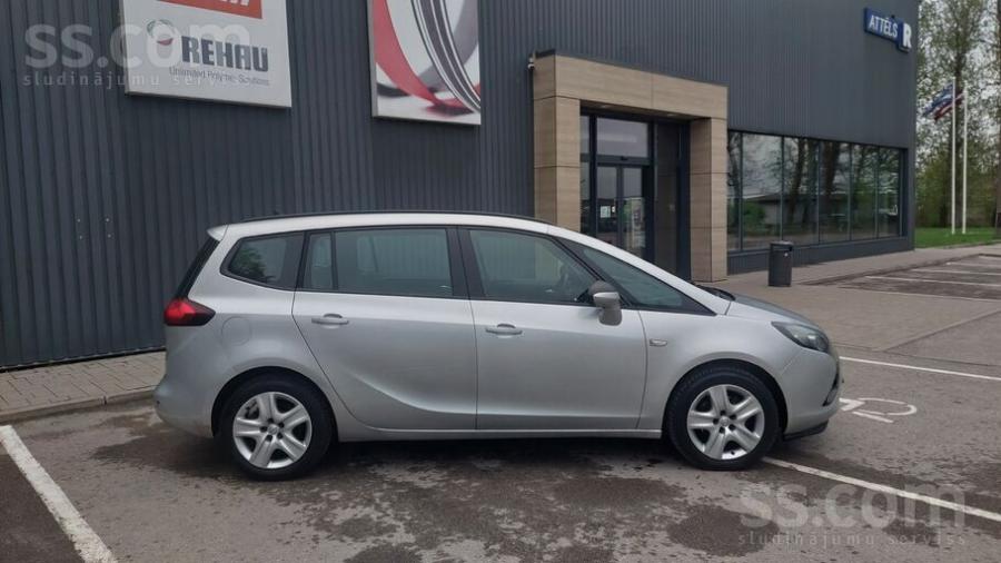 Opel Zafira 2012 Rīga, ar dzinēja tilpumu 2.00 L un nobraukumu 336 tūkst. km par 3990 €, foto 26 vietnē AUTOMOTO.COM.LV