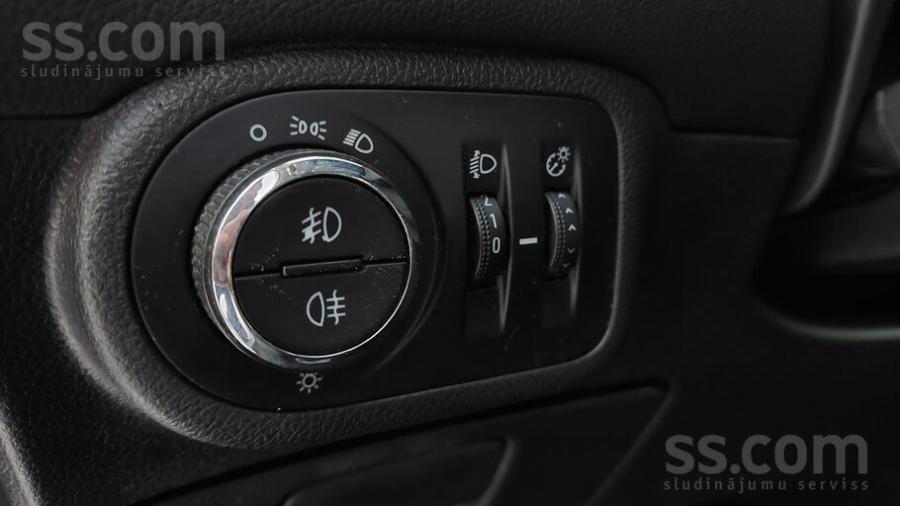 Opel Zafira 2012 Rīga, ar dzinēja tilpumu 2.00 L un nobraukumu 336 tūkst. km par 3990 €, foto 28 vietnē AUTOMOTO.COM.LV
