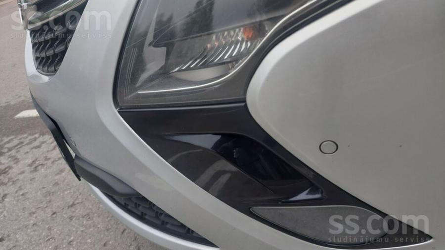 Opel Zafira 2012 Rīga, ar dzinēja tilpumu 2.00 L un nobraukumu 336 tūkst. km par 3990 €, foto 33 vietnē AUTOMOTO.COM.LV