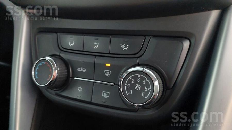Opel Zafira 2012 Rīga, ar dzinēja tilpumu 2.00 L un nobraukumu 336 tūkst. km par 3990 €, foto 36 vietnē AUTOMOTO.COM.LV