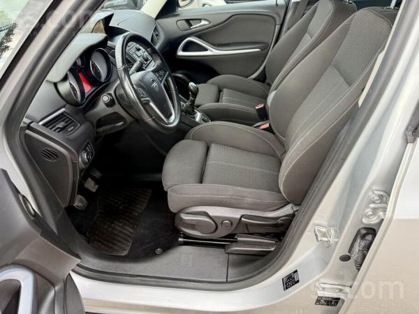 Opel Zafira 2012 in Riga, with an engine capacity of 2.00 L and mileage of 0 thousand km for 5590 €, photo 9 on AUTOMOTO.COM.LV