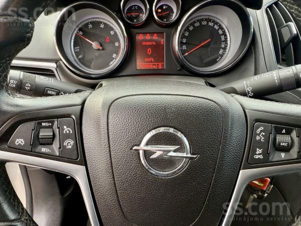 Opel Zafira 2012 in Riga, with an engine capacity of 2.00 L and mileage of 0 thousand km for 5590 €, photo 10 on AUTOMOTO.COM.LV