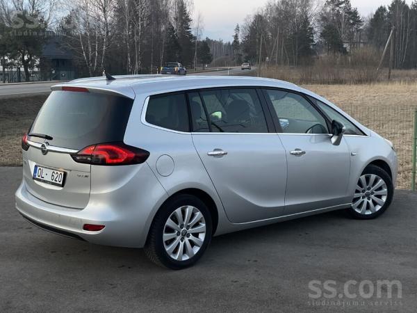 Opel Zafira 2012 in Ogre, with an engine capacity of 2.00 L and mileage of 323 thousand km for 5250 €, photo 8 on AUTOMOTO.COM.LV