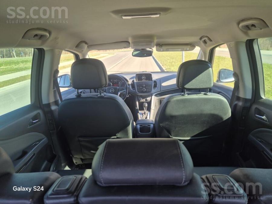 Opel Zafira 2012 Rīga, ar dzinēja tilpumu 2.00 L un nobraukumu 261 tūkst. km par 5000 €, foto 4 vietnē AUTOMOTO.COM.LV
