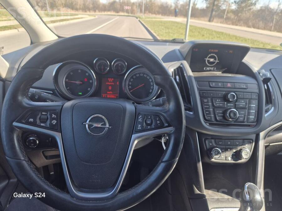 Opel Zafira 2012 Rīga, ar dzinēja tilpumu 2.00 L un nobraukumu 261 tūkst. km par 5000 €, foto 8 vietnē AUTOMOTO.COM.LV