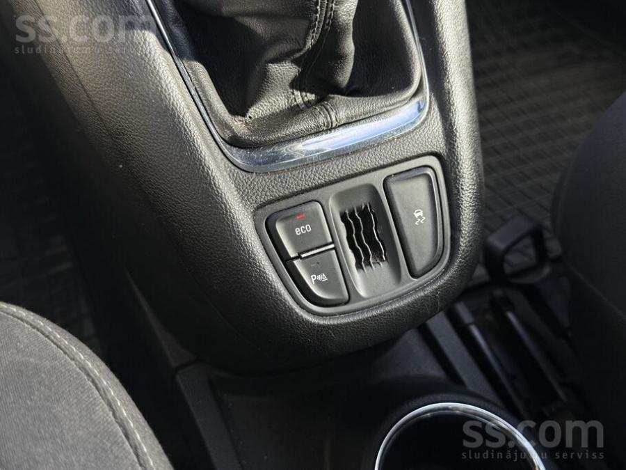 Opel Zafira 2012 Liepāja, ar dzinēja tilpumu 2.00 L un nobraukumu 283 tūkst. km par 4200 €, foto 22 vietnē AUTOMOTO.COM.LV