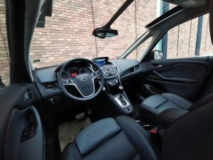 Opel Zafira 2012 in Riga, with an engine capacity of 2.00 L and mileage of 260 thousand km for 6490 €, photo 5 on AUTOMOTO.COM.LV