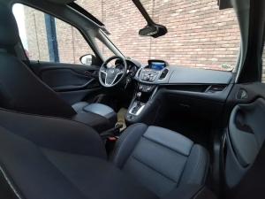 Opel Zafira 2012 in Riga, with an engine capacity of 2.00 L and mileage of 260 thousand km for 6490 €, photo 7 on AUTOMOTO.COM.LV