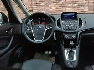 Opel Zafira 2012 in Riga, with an engine capacity of 2.00 L and mileage of 260 thousand km for 6490 €, photo 13 on AUTOMOTO.COM.LV