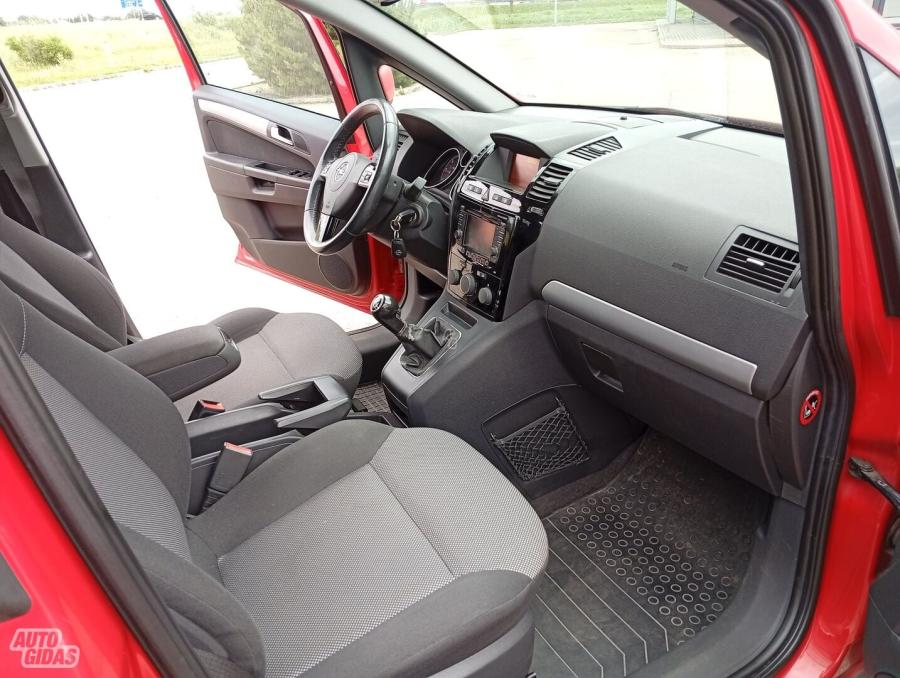 Opel Zafira 2012 Viļņa, ar dzinēja tilpumu 1.70 L un nobraukumu 370 tūkst. km par 2550 €, foto 24 vietnē AUTOMOTO.COM.LV