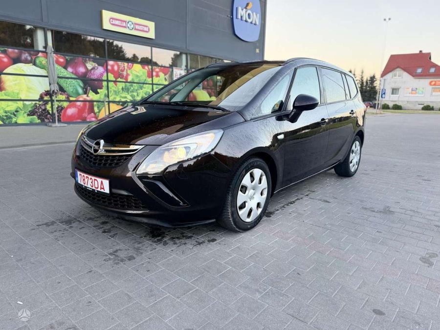 Opel Zafira 2012 in Plunge, with an engine capacity of 2.00 L and mileage of 240 thousand km for 4950 €, photo 3 on AUTOMOTO.COM.LV