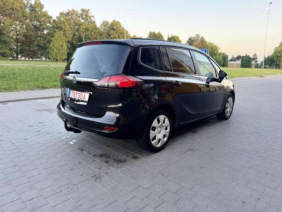 Opel Zafira 2012 in Plunge, with an engine capacity of 2.00 L and mileage of 240 thousand km for 4950 €, photo 5 on AUTOMOTO.COM.LV