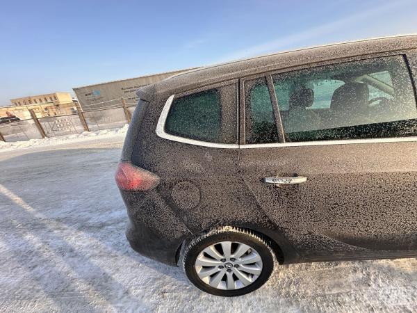 Opel Zafira 2013 in Siauliai, with an engine capacity of 2.00 L and mileage of 232 thousand km for 5750 €, photo 6 on AUTOMOTO.COM.LV