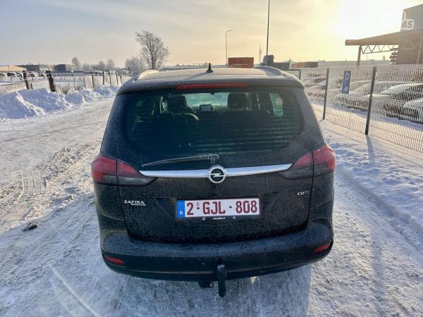 Opel Zafira 2013 in Siauliai, with an engine capacity of 2.00 L and mileage of 232 thousand km for 5750 €, photo 8 on AUTOMOTO.COM.LV