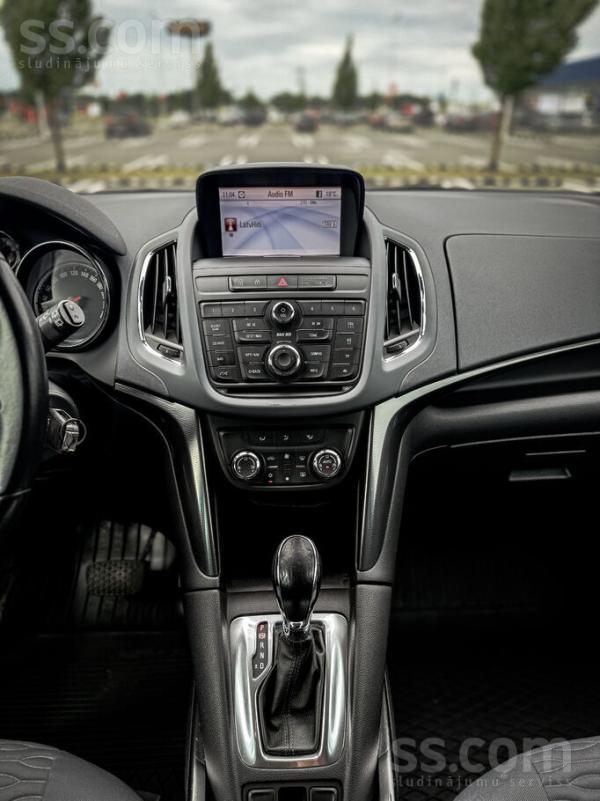 Opel Zafira 2013 Rīga, ar dzinēja tilpumu 2.00 L un nobraukumu 314 tūkst. km par 5450 €, foto 10 vietnē AUTOMOTO.COM.LV