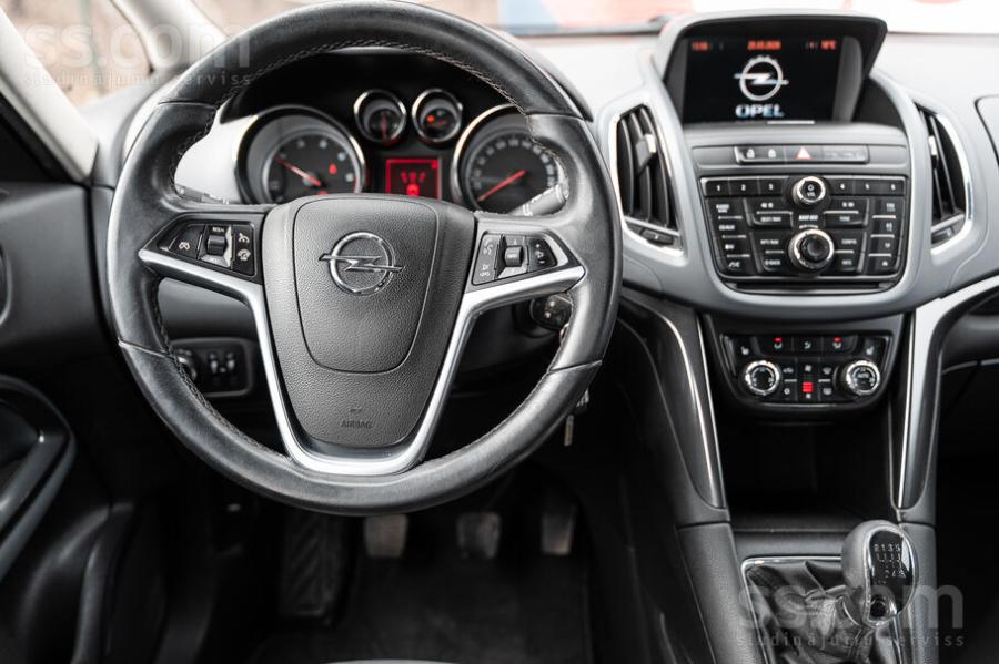 Opel Zafira 2013 in Riga, with an engine capacity of 2.00 L and mileage of 0 thousand km for 5990 €, photo 7 on AUTOMOTO.COM.LV