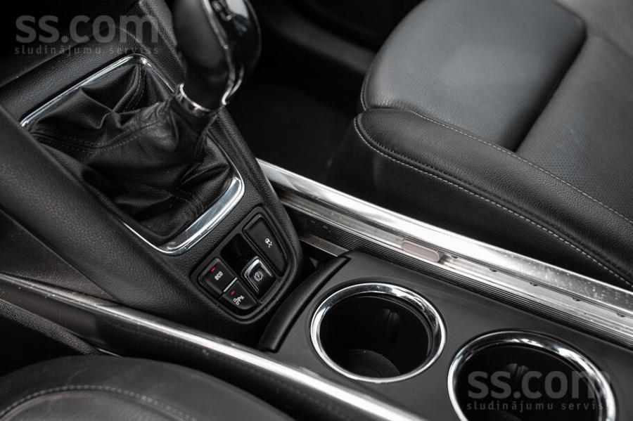 Opel Zafira 2013 in Riga, with an engine capacity of 2.00 L and mileage of 0 thousand km for 5990 €, photo 12 on AUTOMOTO.COM.LV