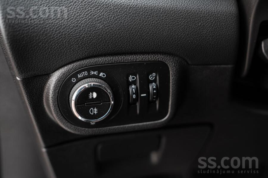 Opel Zafira 2013 in Riga, with an engine capacity of 2.00 L and mileage of 0 thousand km for 5990 €, photo 13 on AUTOMOTO.COM.LV
