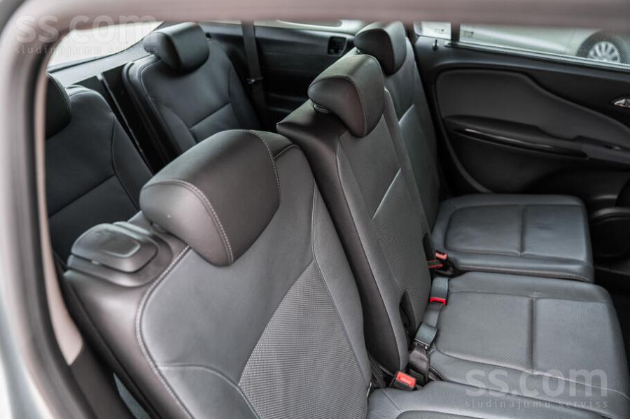 Opel Zafira 2013 in Riga, with an engine capacity of 2.00 L and mileage of 0 thousand km for 5990 €, photo 22 on AUTOMOTO.COM.LV