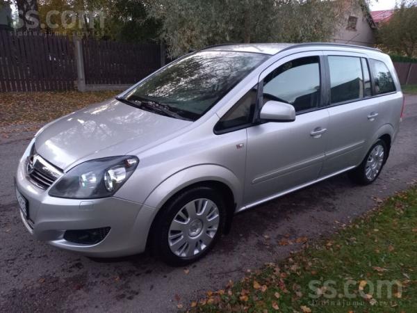 Opel Zafira 2013 in Riga, with an engine capacity of 1.70 L and mileage of 368 thousand km for 2050 €, photo 1 on AUTOMOTO.COM.LV