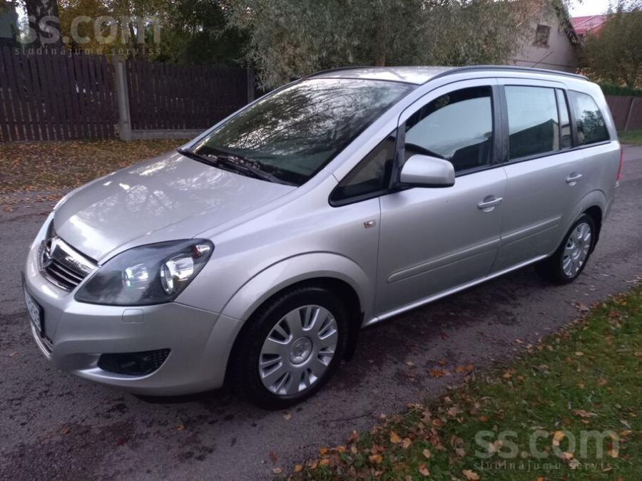 Opel Zafira 2013 in Riga, with an engine capacity of 1.70 L and mileage of 368 thousand km for 2050 €, photo 1 on AUTOMOTO.COM.LV