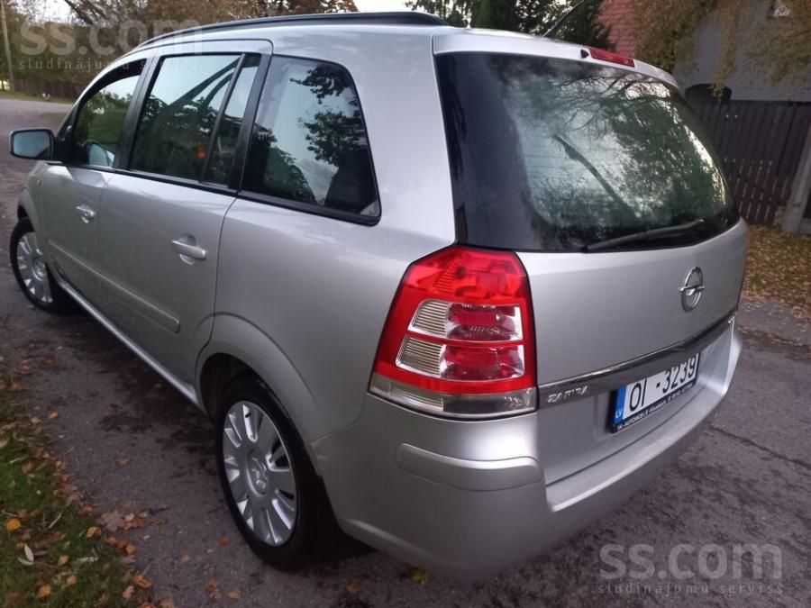 Opel Zafira 2013 in Riga, with an engine capacity of 1.70 L and mileage of 368 thousand km for 2050 €, photo 5 on AUTOMOTO.COM.LV