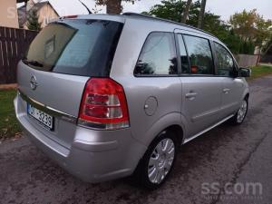 Opel Zafira 2013 in Riga, with an engine capacity of 1.70 L and mileage of 368 thousand km for 2050 €, photo 9 on AUTOMOTO.COM.LV