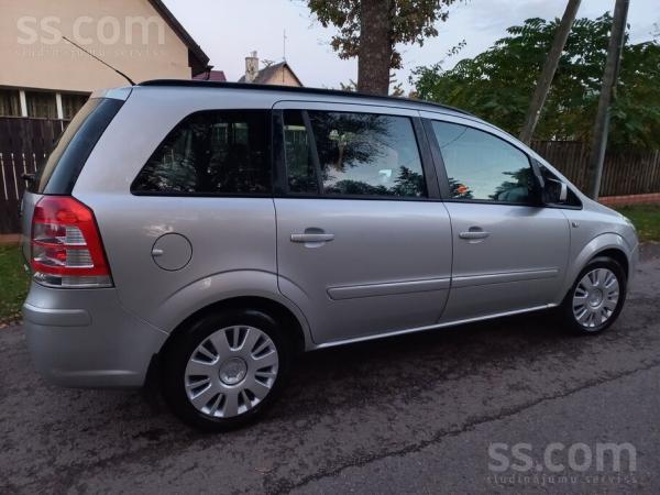 Opel Zafira 2013 in Riga, with an engine capacity of 1.70 L and mileage of 368 thousand km for 2050 €, photo 9 on AUTOMOTO.COM.LV